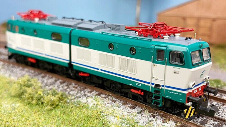 E656 Arnold (scala N) – nuove versioni 2022 – Dentro le mura di Valest Elor